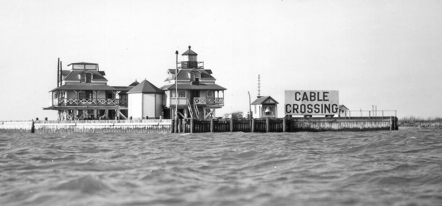 Roe Island Lighthouse, California at Lighthousefriends.com