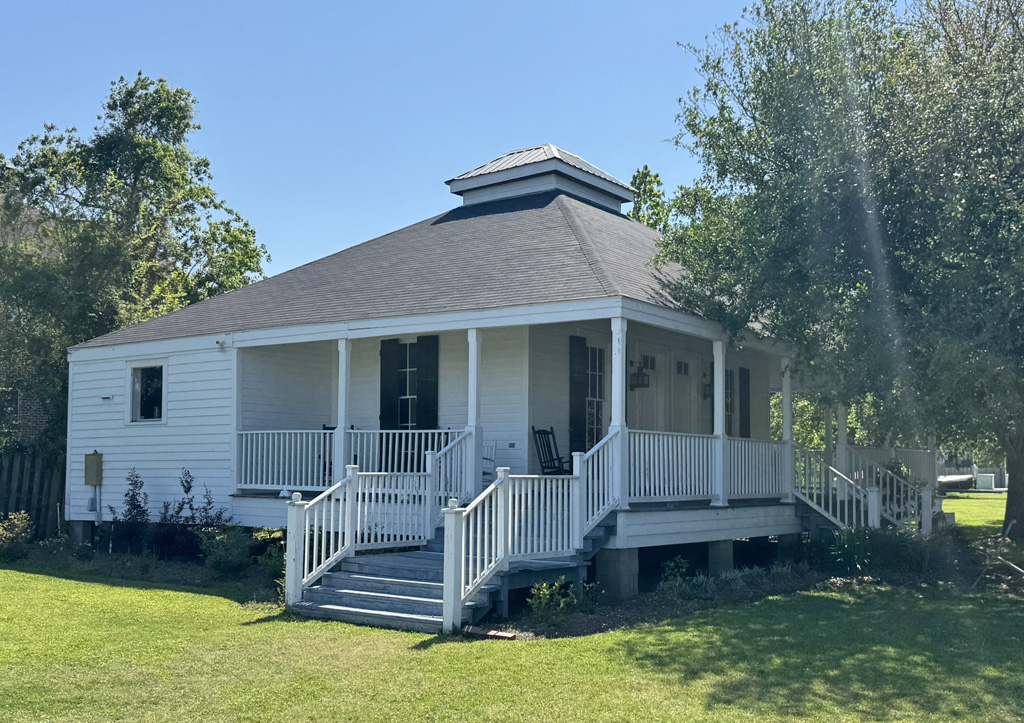 Tchefuncte River Lighthouse, Louisiana at Lighthousefriends.com