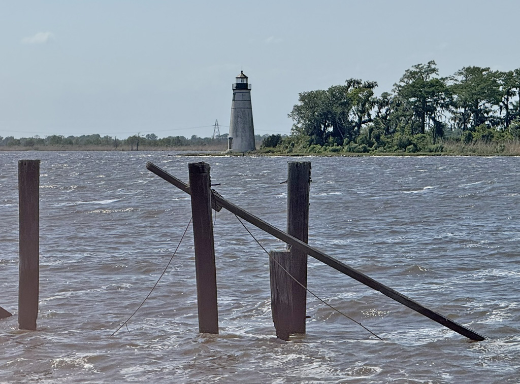Tchefuncte River Lighthouse, Louisiana at Lighthousefriends.com